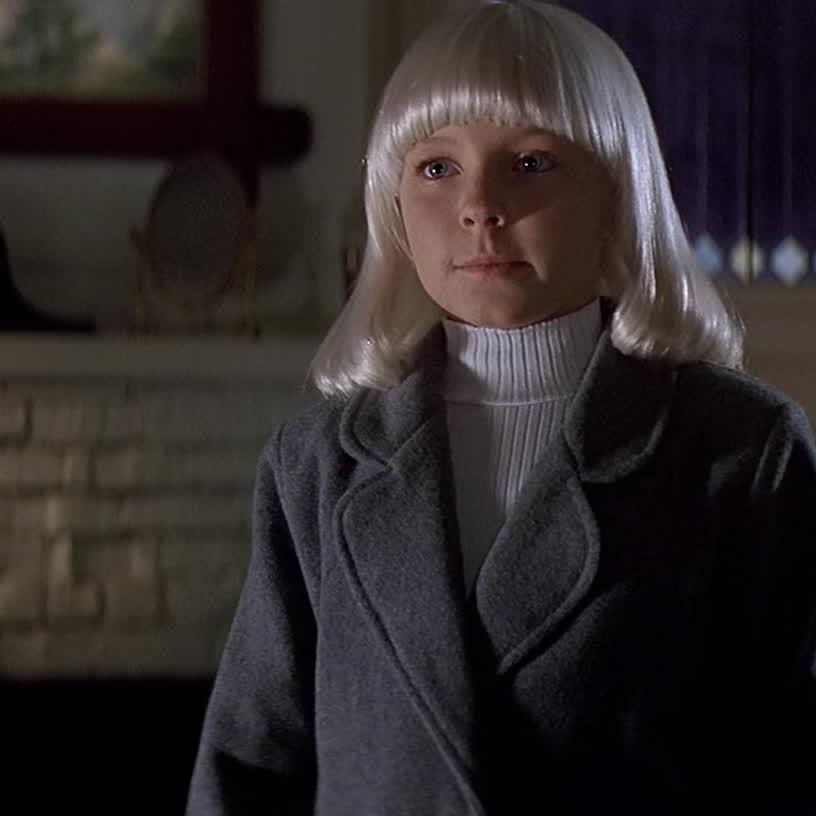 Village Of The Damned 1995 Mara