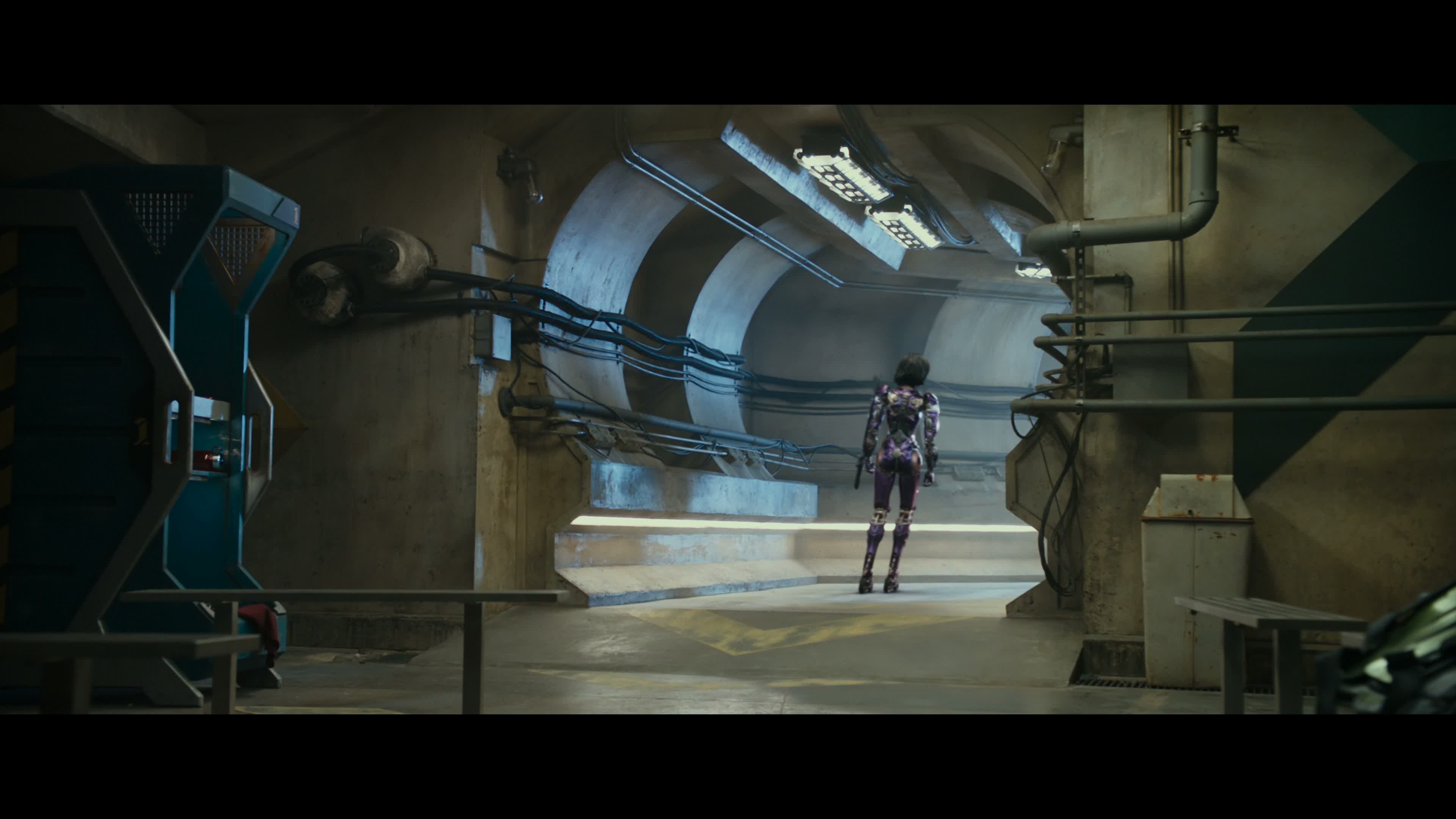 Alita! Alita! Alita! Let's hear it forthe Battle Angel herself ...