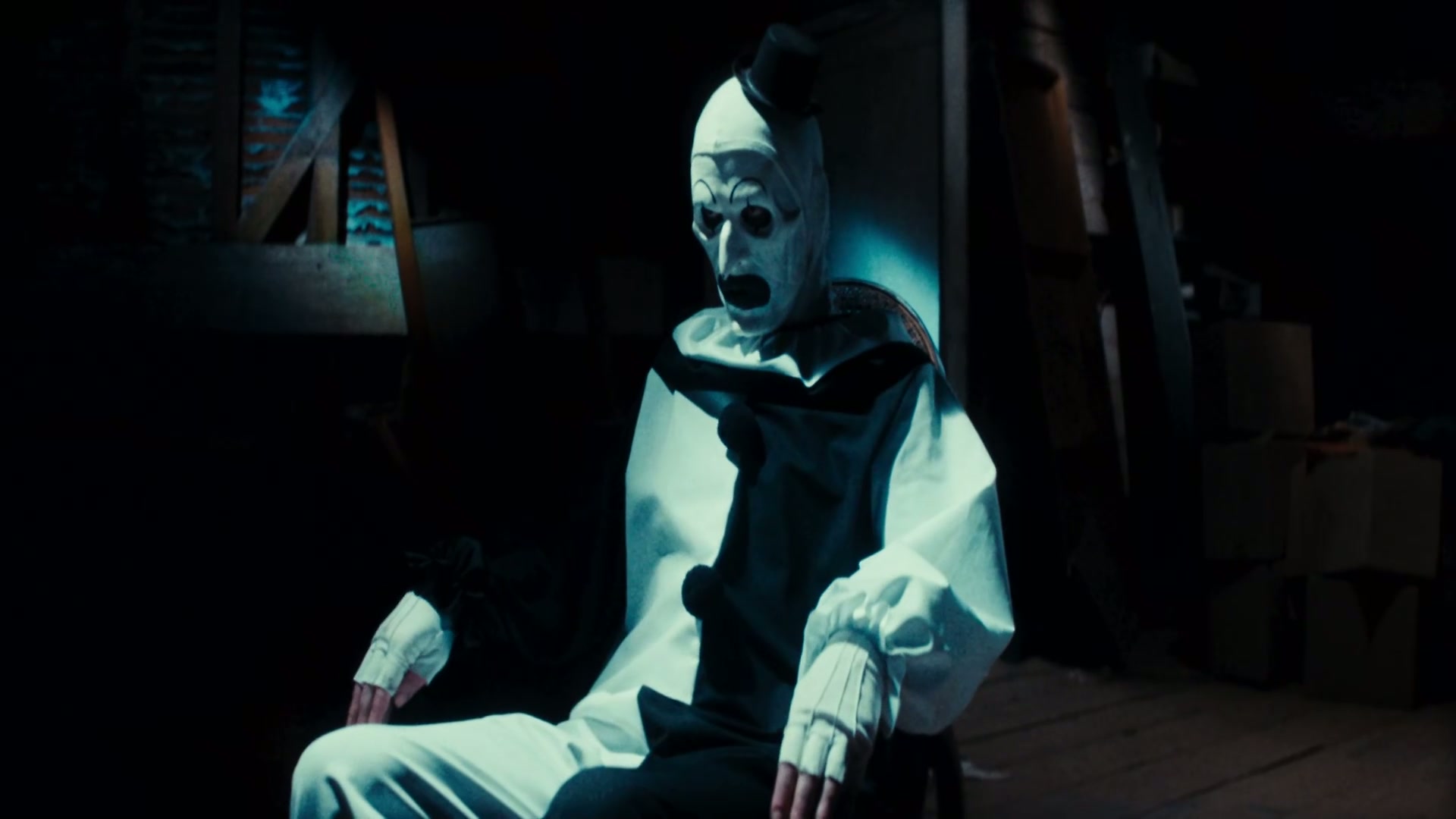 Pretty girl. Pretty girl. Pretty girl. (GLASS SHATTERING) - Terrifier 3 ...