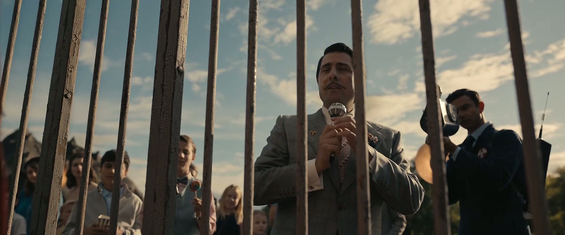 But more enticingly,who are you, Lucy From District 12? - The Hunger ...