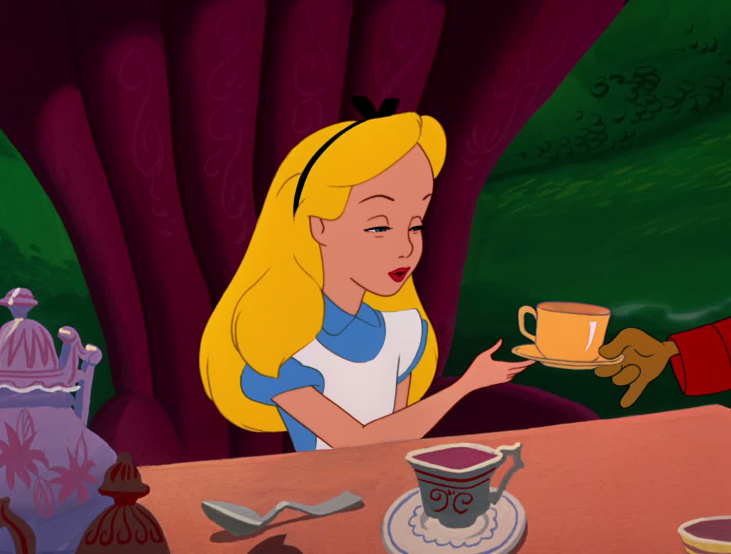 Clean cup, clean cup! Move down! - Alice in Wonderland | Clip.Cafe