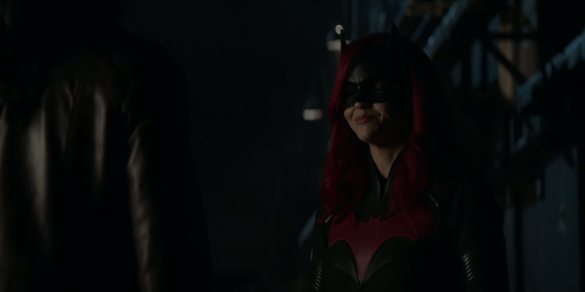 Dinner, movie,I take you back to my cave? - Batwoman | Clip.Cafe