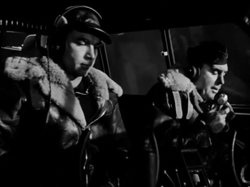 "Flight Commander to crew,Flight Commander to crew. I'll circle the ...