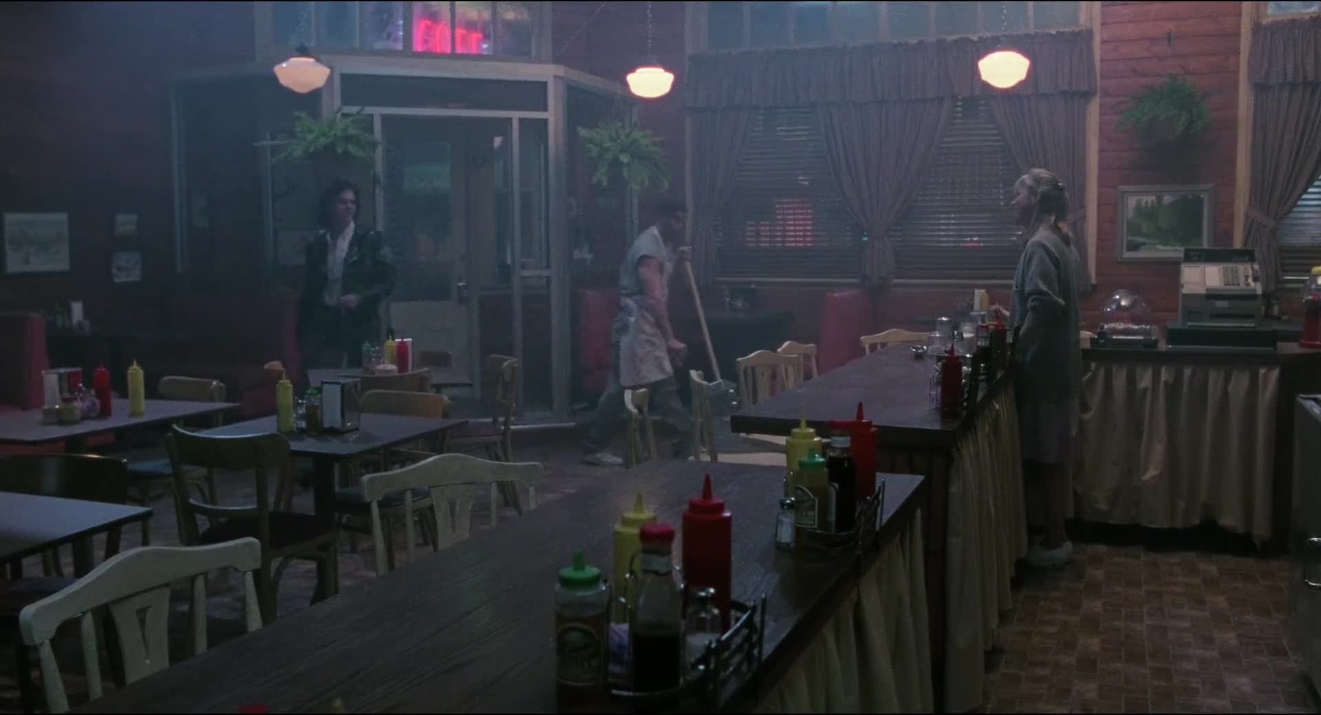 George. Frannie. Que pasa? Hey, hotshot, we're closed. Come on. I've ...