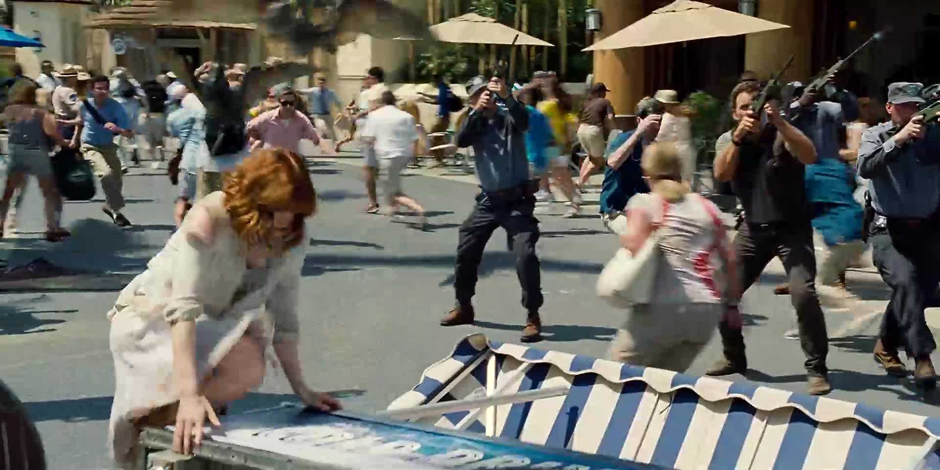 Gray. Gray. Aunt Claire. Go, go! - Jurassic World | Clip.Cafe