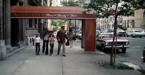 - Here's Mommy.- Hi, Mom. Here we go, far away. Oh, my. Gonna miss you ...