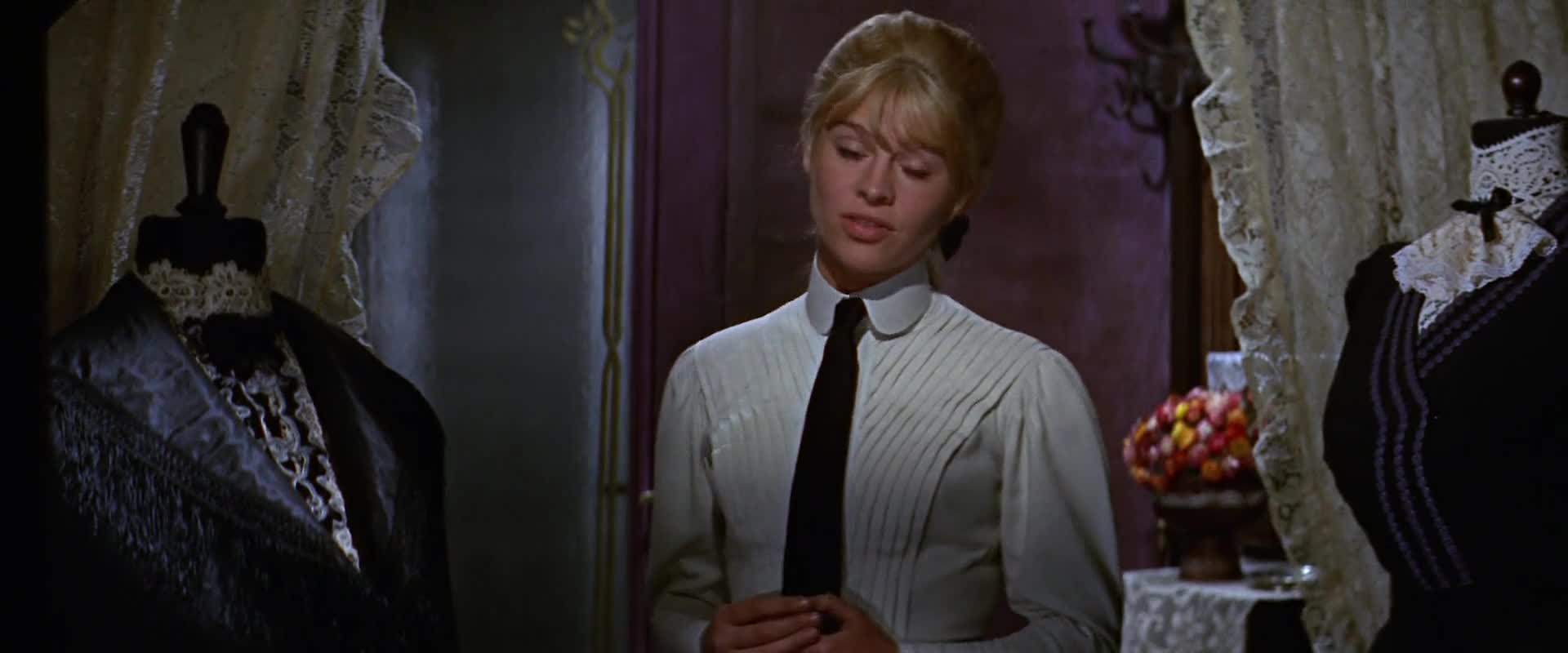 How old are you now? Seventeen, monsieur. - Doctor Zhivago | Clip.Cafe