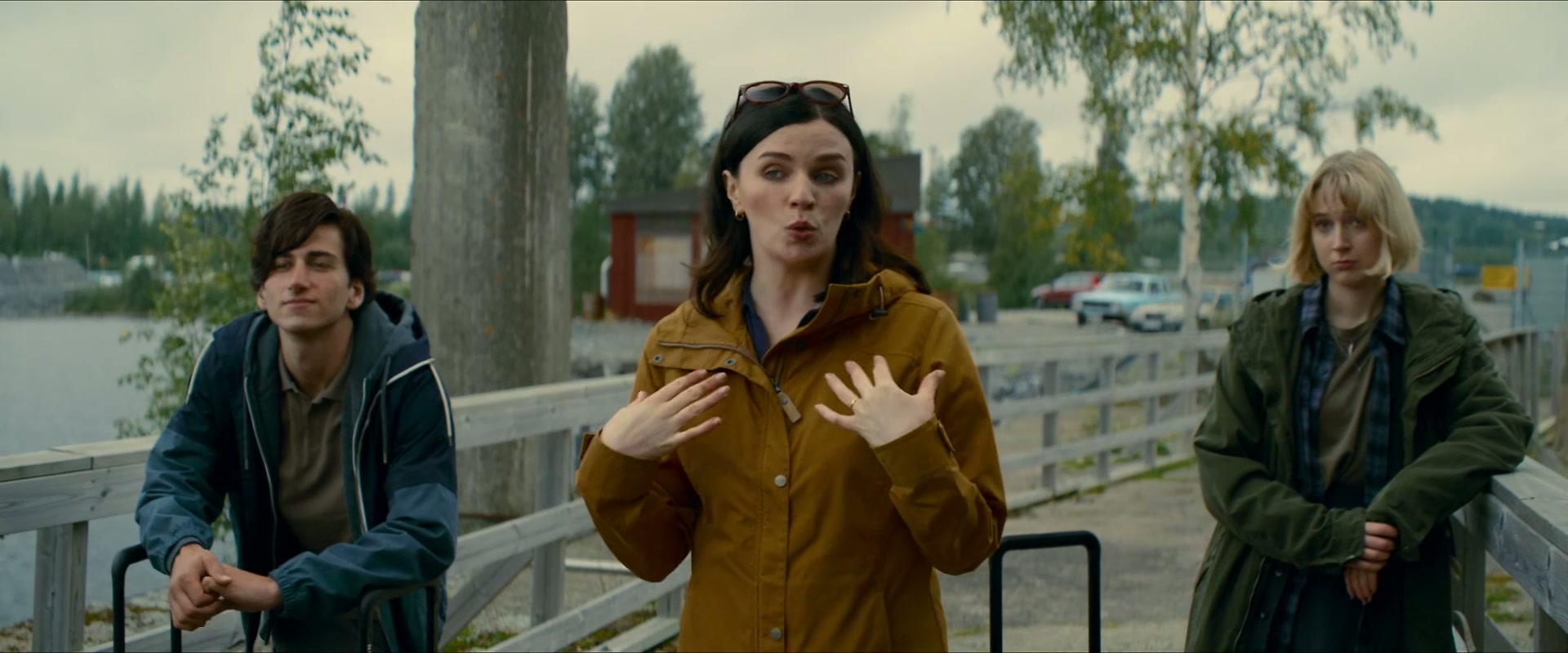 - I'm Susan, and this is Sam.- Just Sam. - Get Away | Clip.Cafe