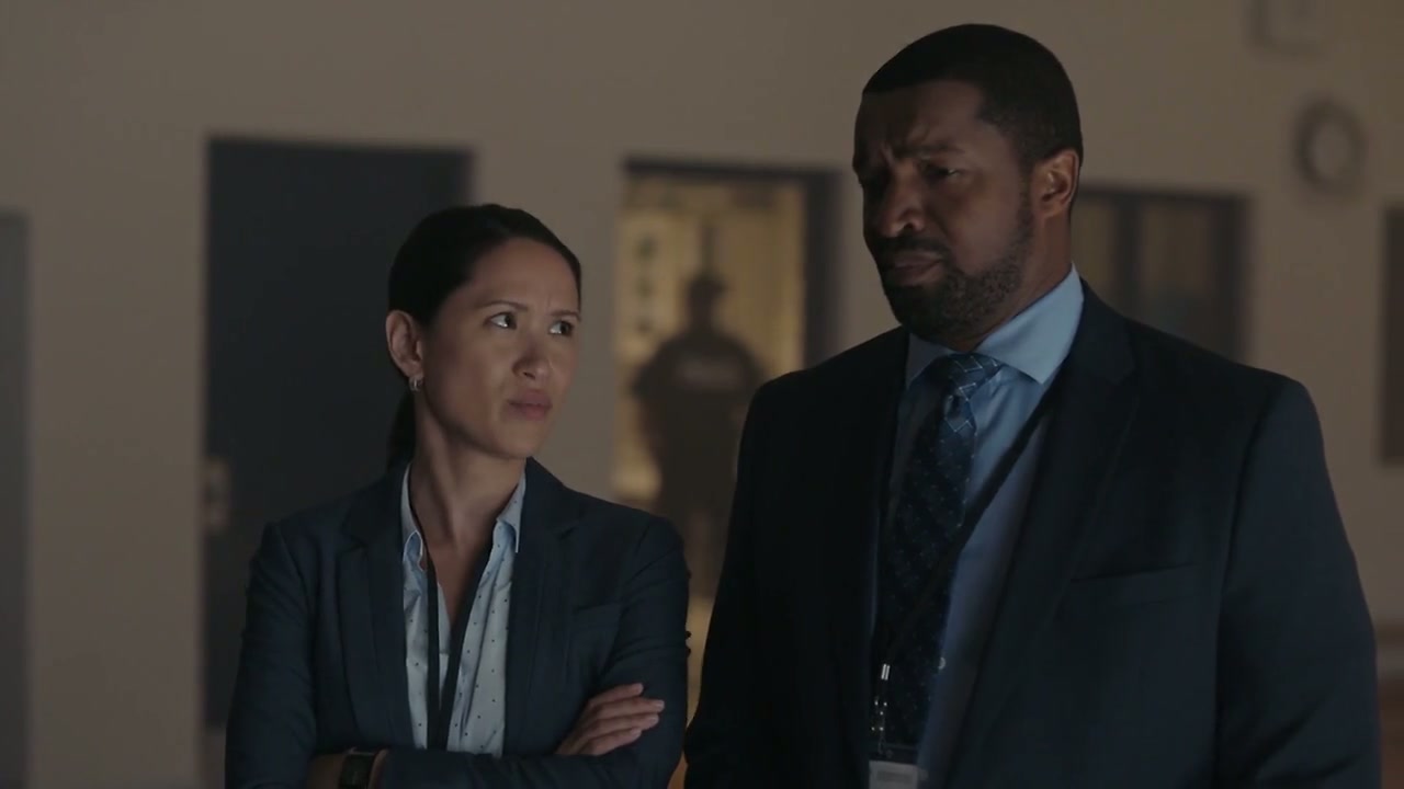 - Is she praying?- Beats me?! - Coroner | Clip.Cafe