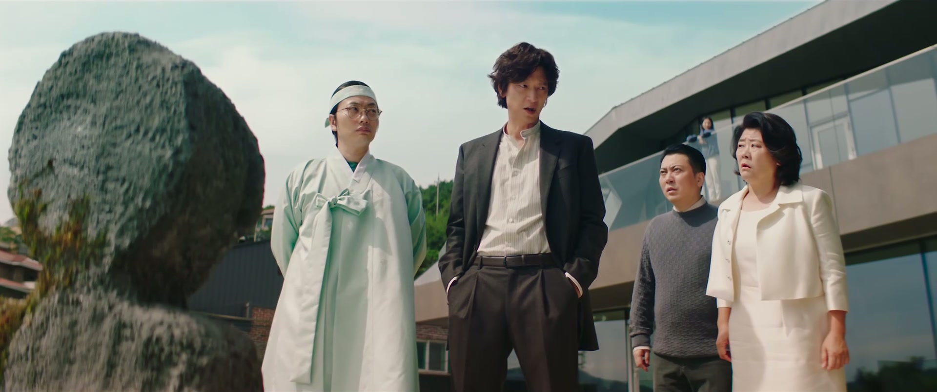 "It's coming from inside too. Let's all go inside. Apprentice Kang, get ...