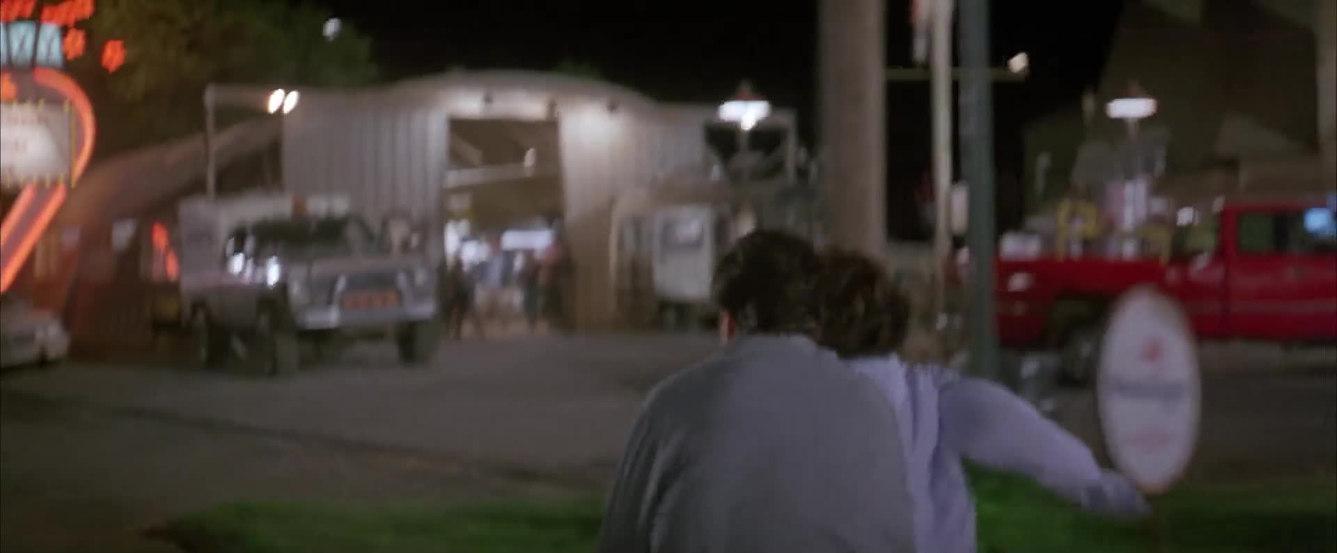 Jo, come on! Get underground! Take cover, now! - Twister | Clip.Cafe