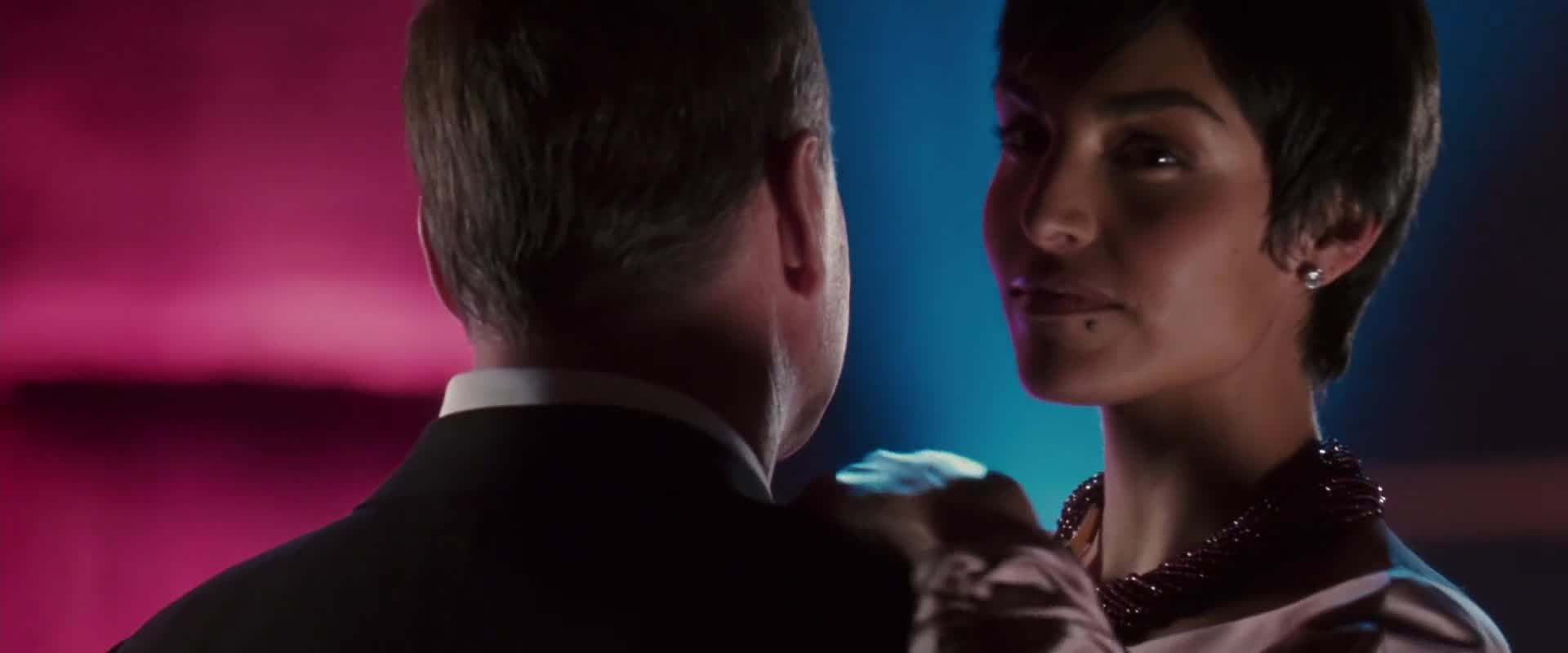 I don't get it. Mrs Hill is pretty. I mean, she's really pretty. Show ...