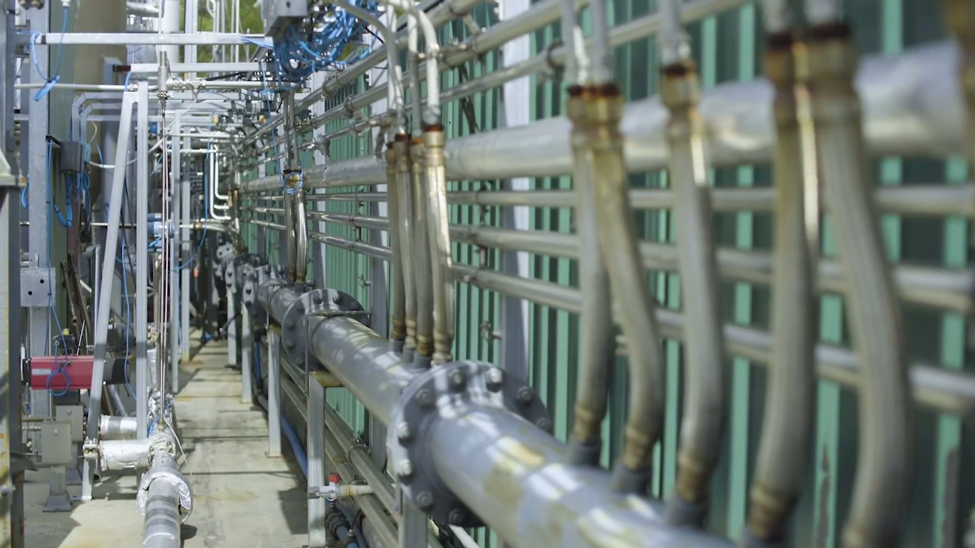 Licella converts plasticto oil using water under high temperatureand ...