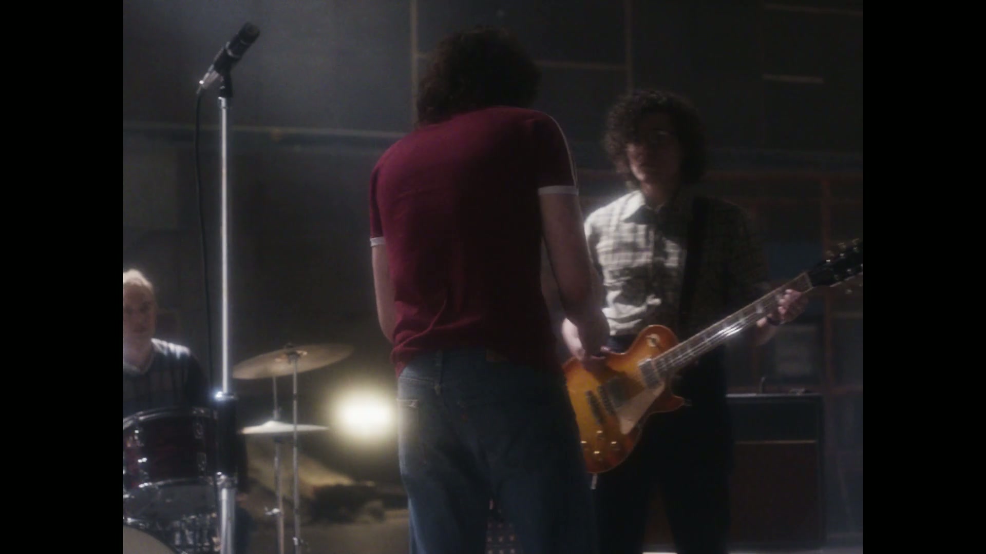 Look, Wally,do you remember that riff we was mucking around withthe ...