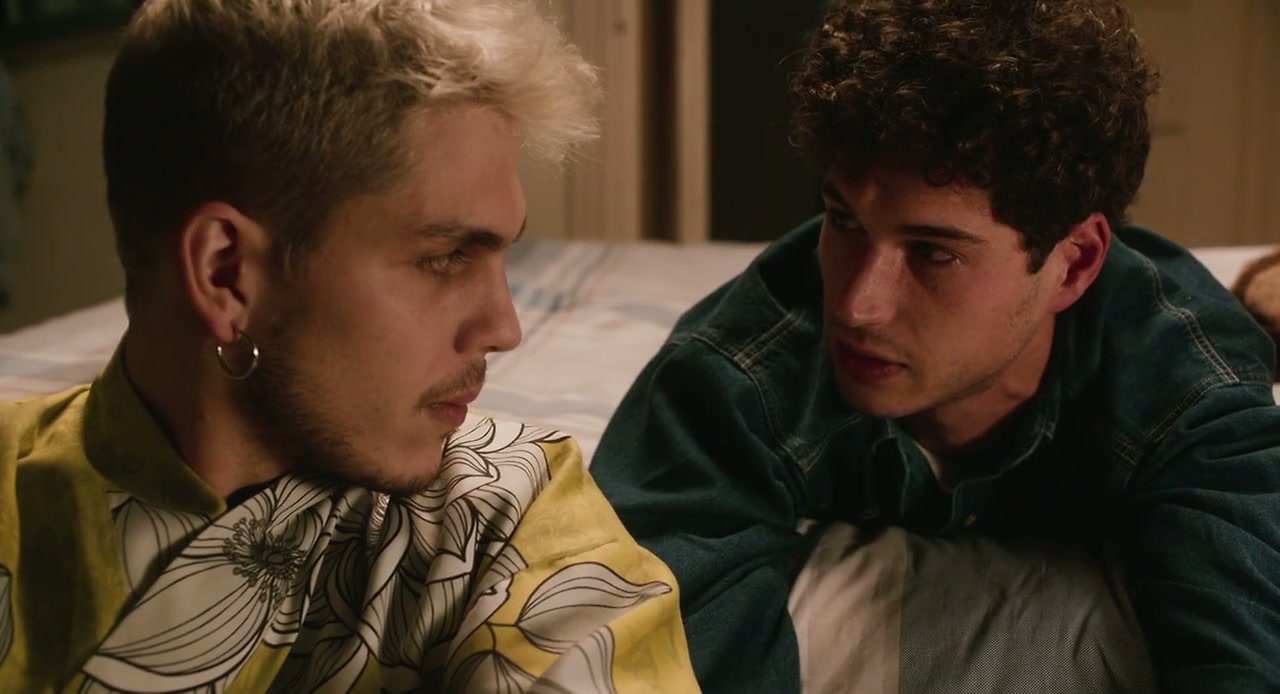 - Ma chi?- Chi? Chi? 'Sto cazzo, Denis! - Mascarpone | Clip.Cafe