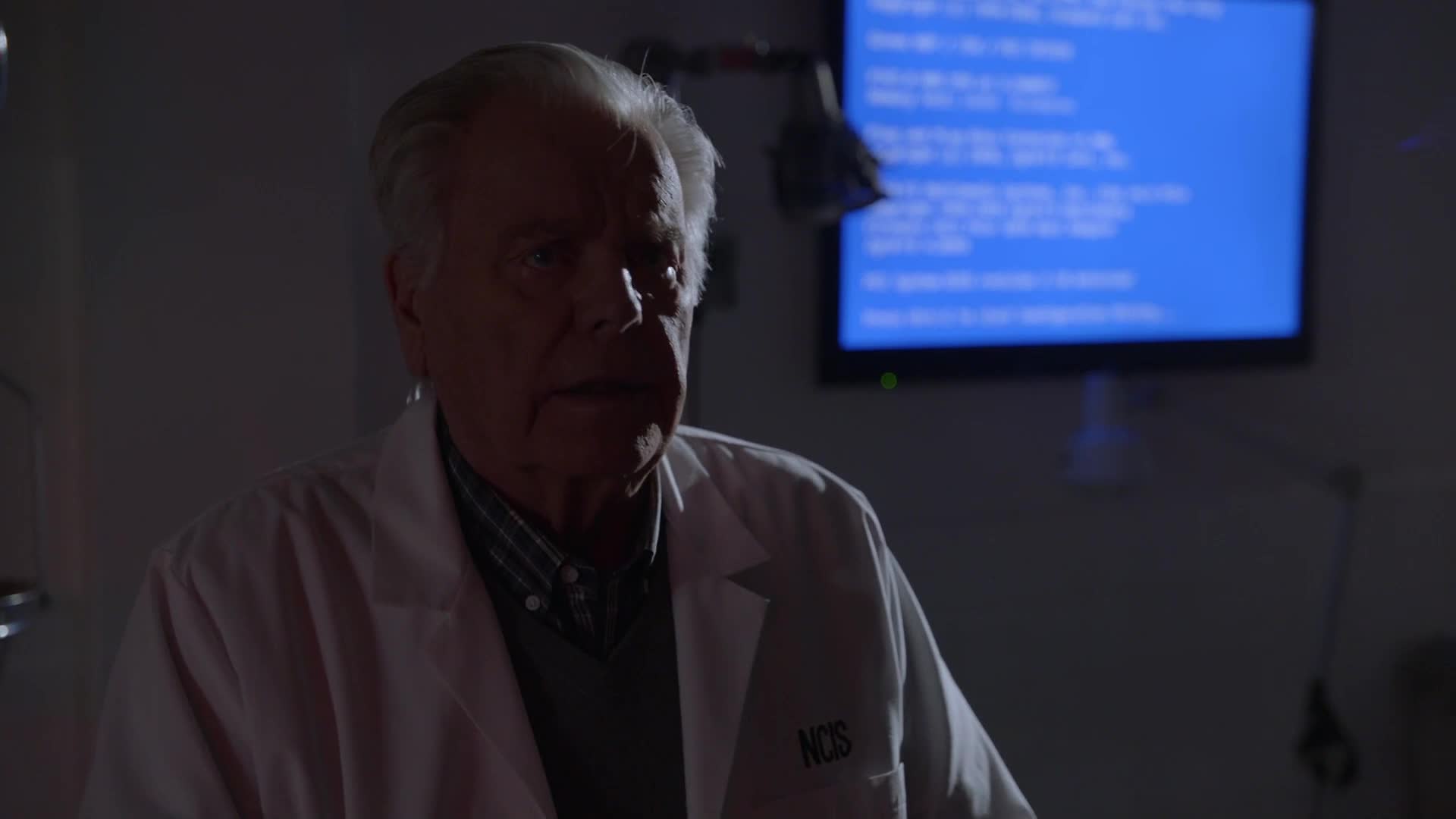 Power outage? - We should find Gibbs.- Right. - NCIS | Clip.Cafe