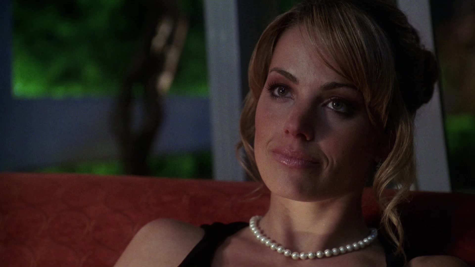 "She'll call youif she remembers anything. Evening." - Smallville quote