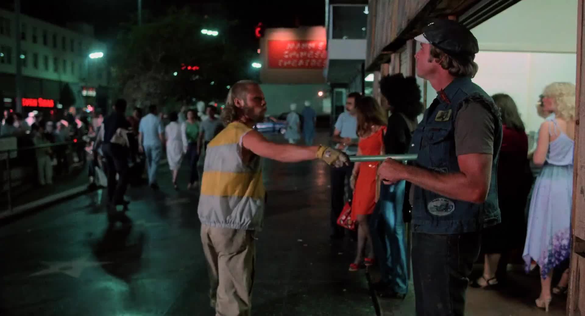- That's them, there they are. Let's go. - Death Wish II | Clip.Cafe