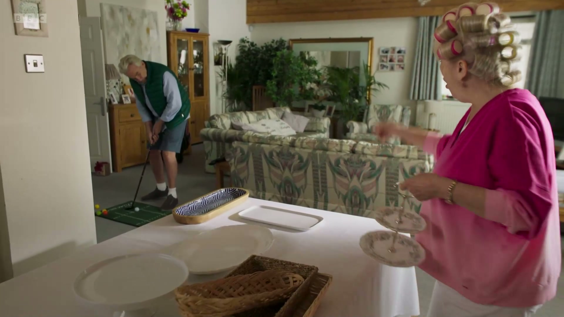 "The woman can't cook.Hey, it was fine! And, anyway, Bryn's cookingthis ...