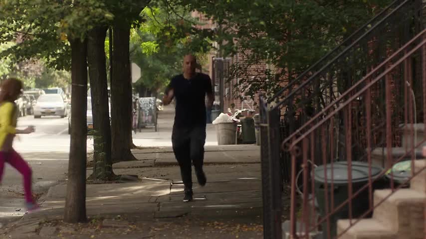 We're running! Outside! - - - Ooh! - Unbreakable Kimmy Schmidt | Clip.Cafe