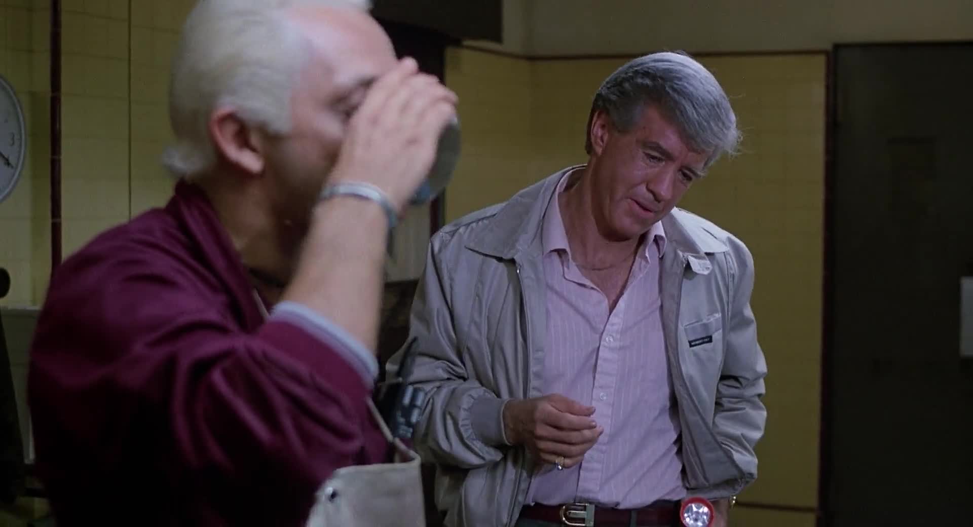 What the hell is this? Hey, Terri, come here. - The Return of the ...