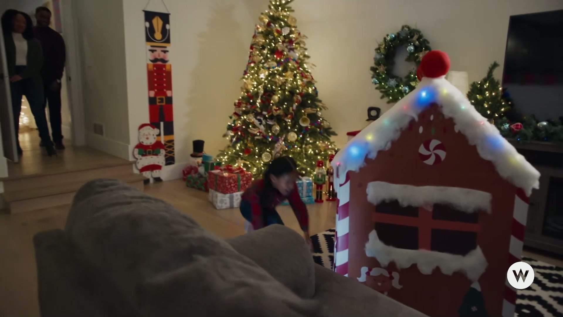 Wow, my own gingerbread house! - Inventing the Christmas Prince | Clip.Cafe