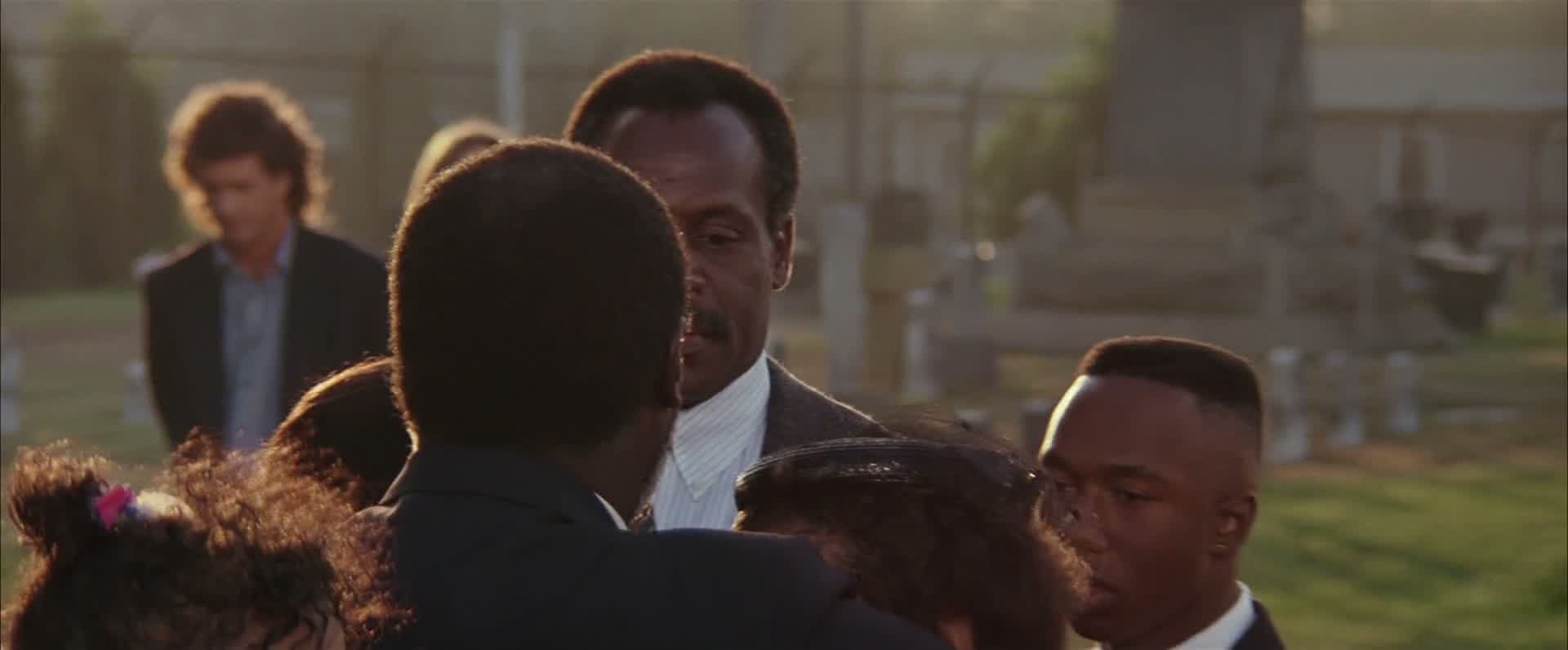 You want to do something,sergeant Murtaugh? You find the manthat put ...