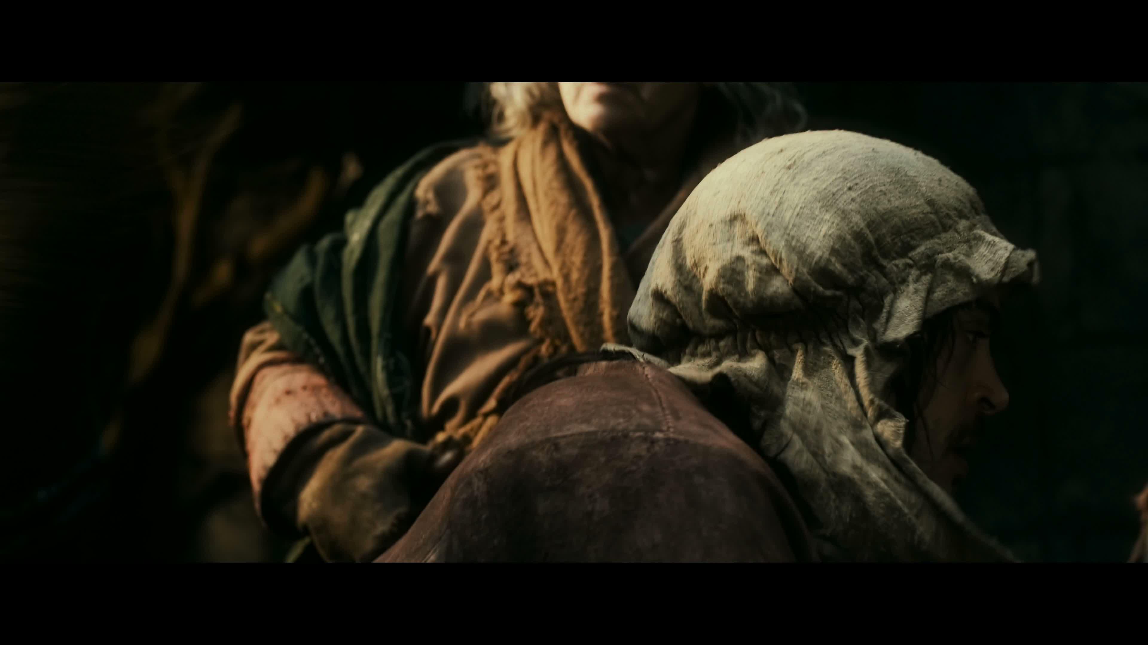You're not a man. You're a weasel. - The Hobbit: The Battle of the Five ...