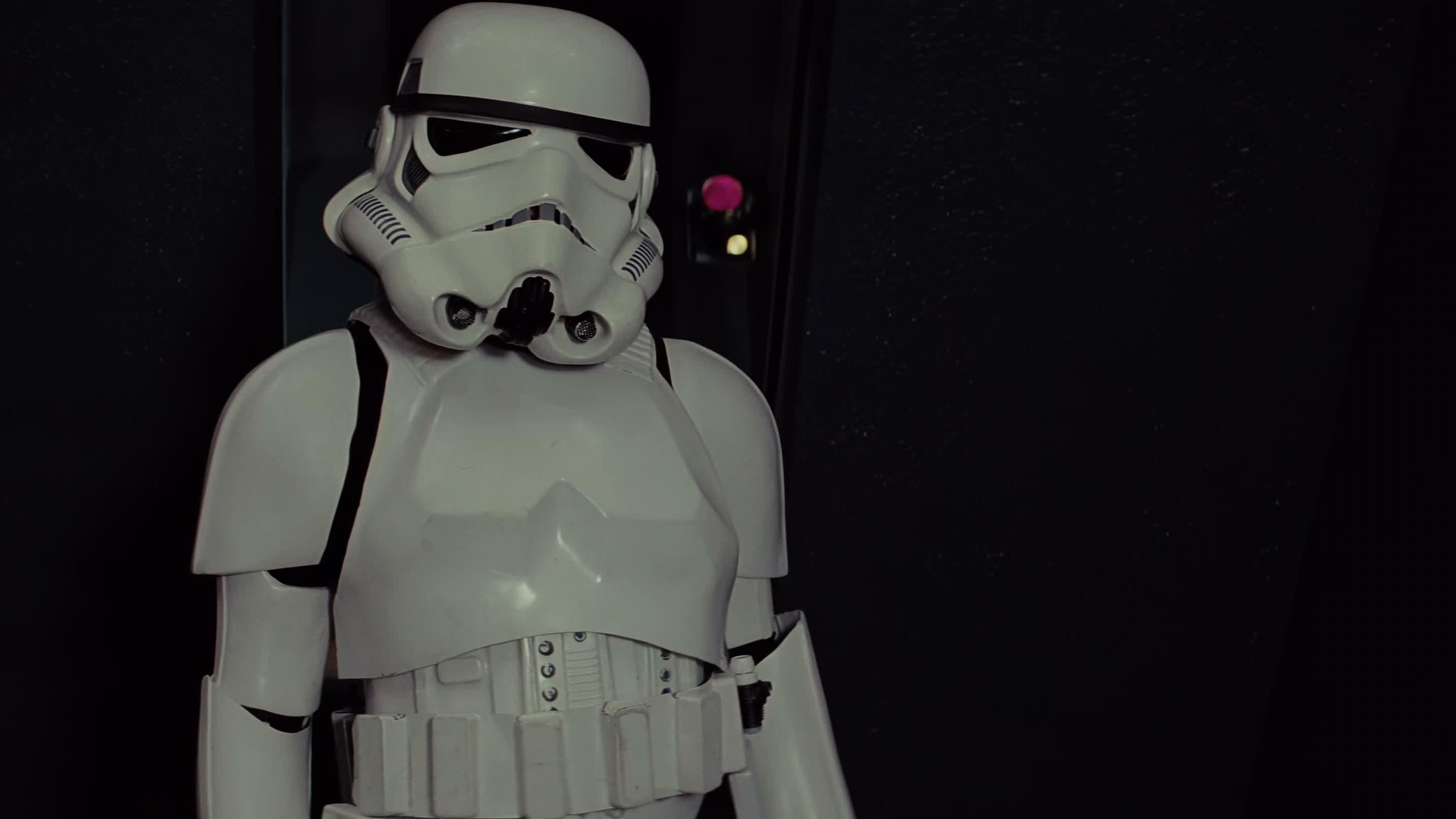 Huh? Oh, the uniform. - Star Wars: Episode IV A New Hope | Clip.Cafe