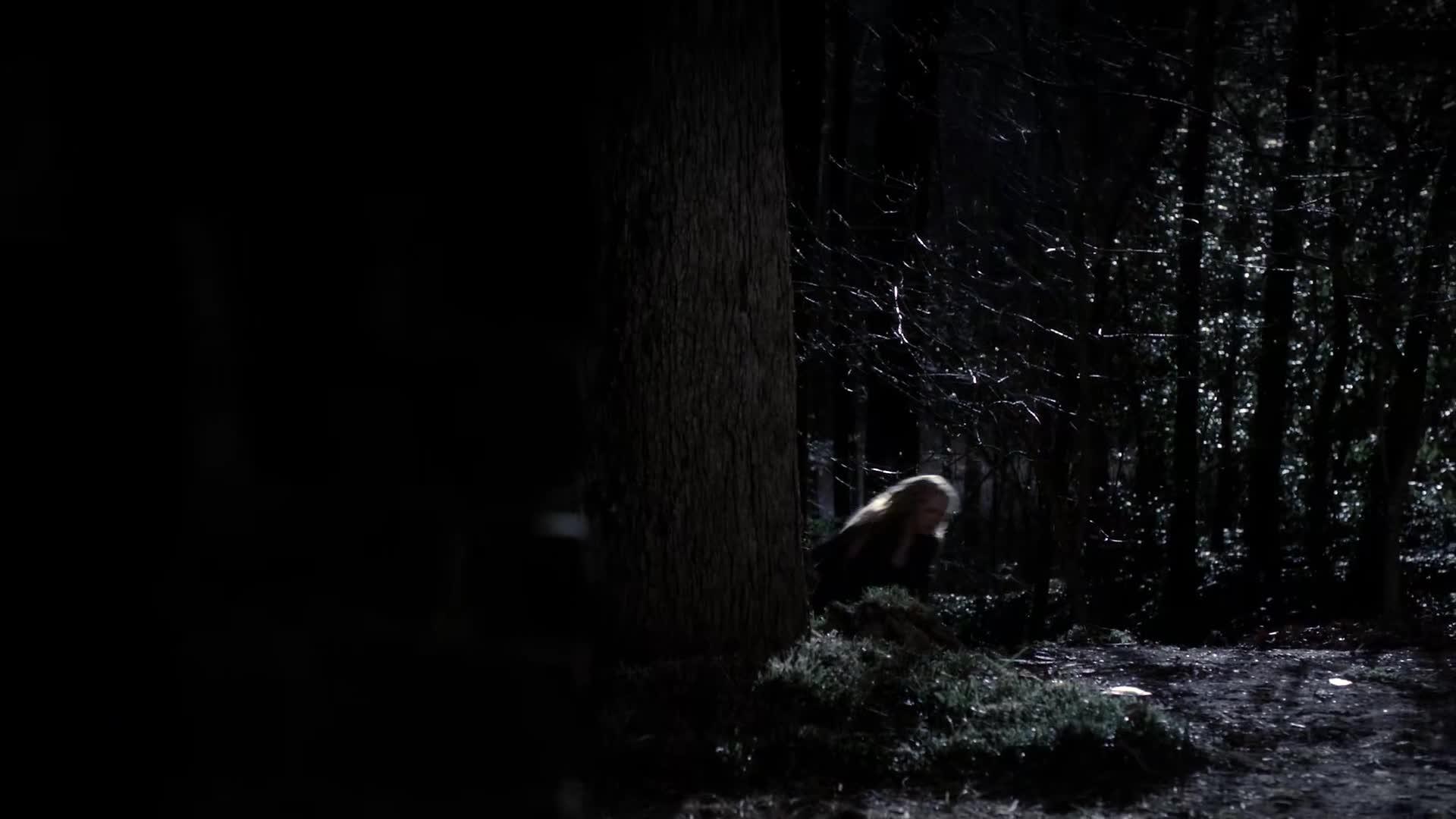 - Caroline!- Aah! Oh. - Where have you been?- Matt! We have to get out ...