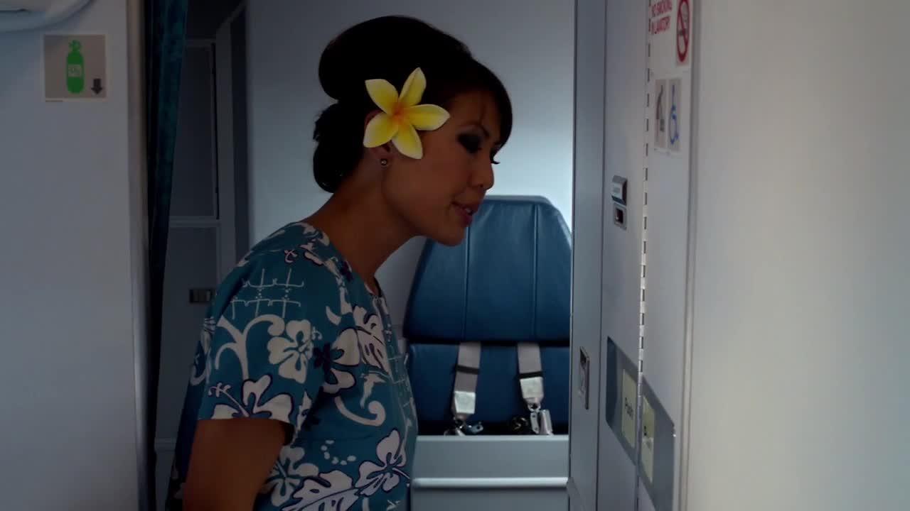Excuse me. You need to return toyour seats now, we're landing. Hello ...
