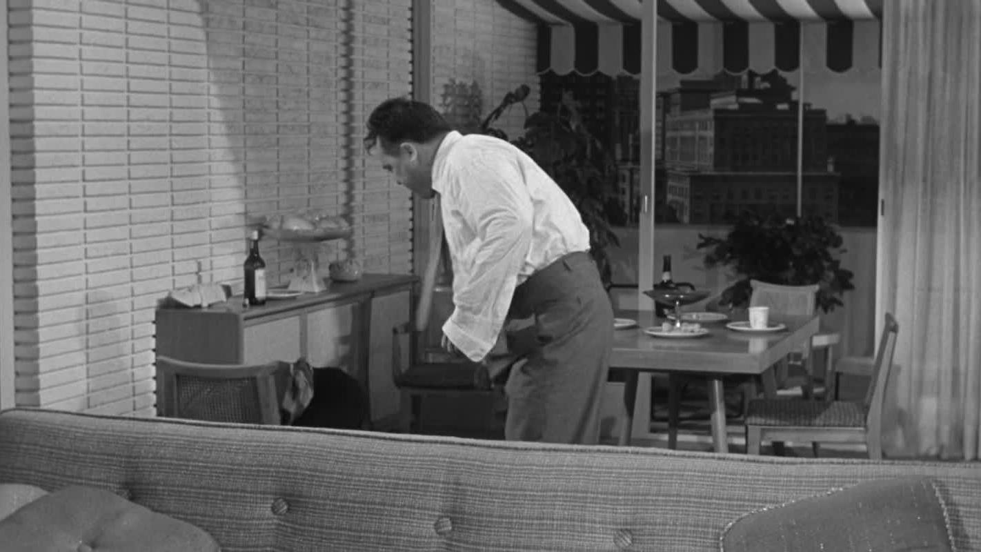 Get up and fight you yellow punk! - Jailhouse Rock | Clip.Cafe