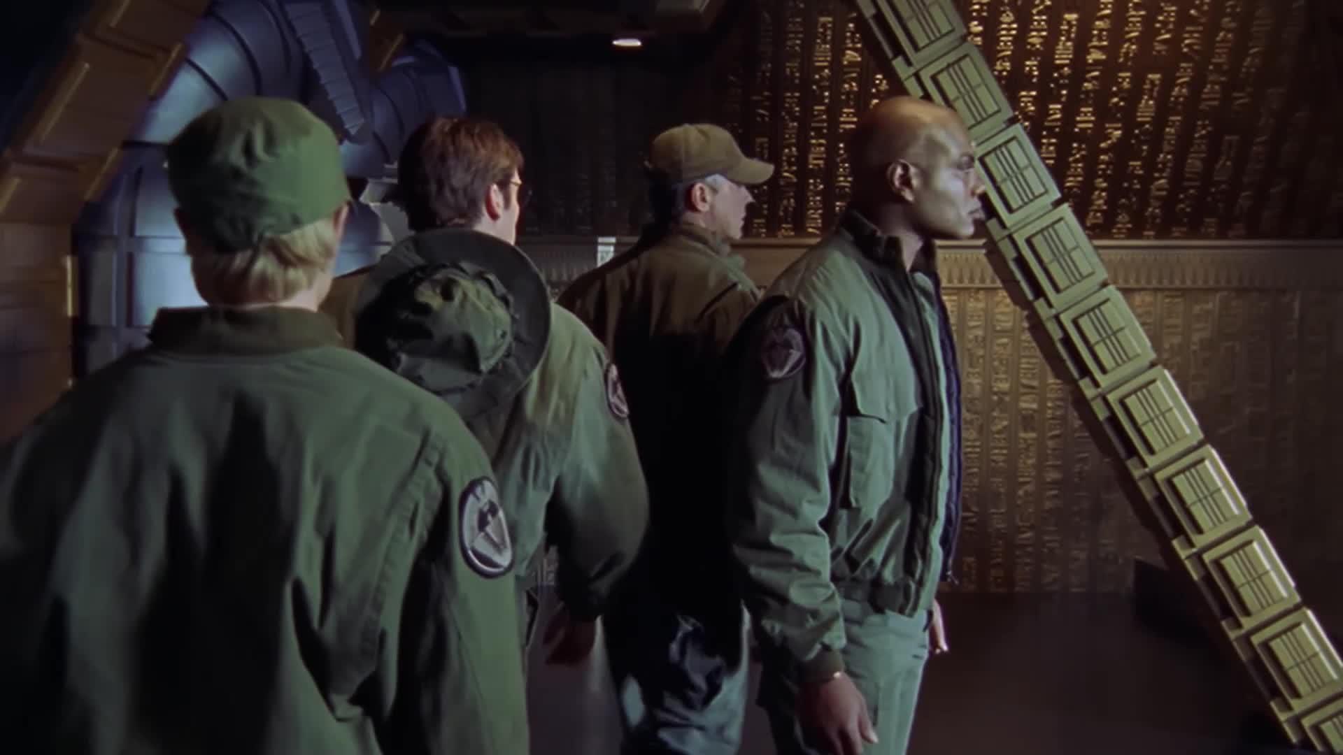 Goa'uld cargo transport. The ship's of an older design. I have ...