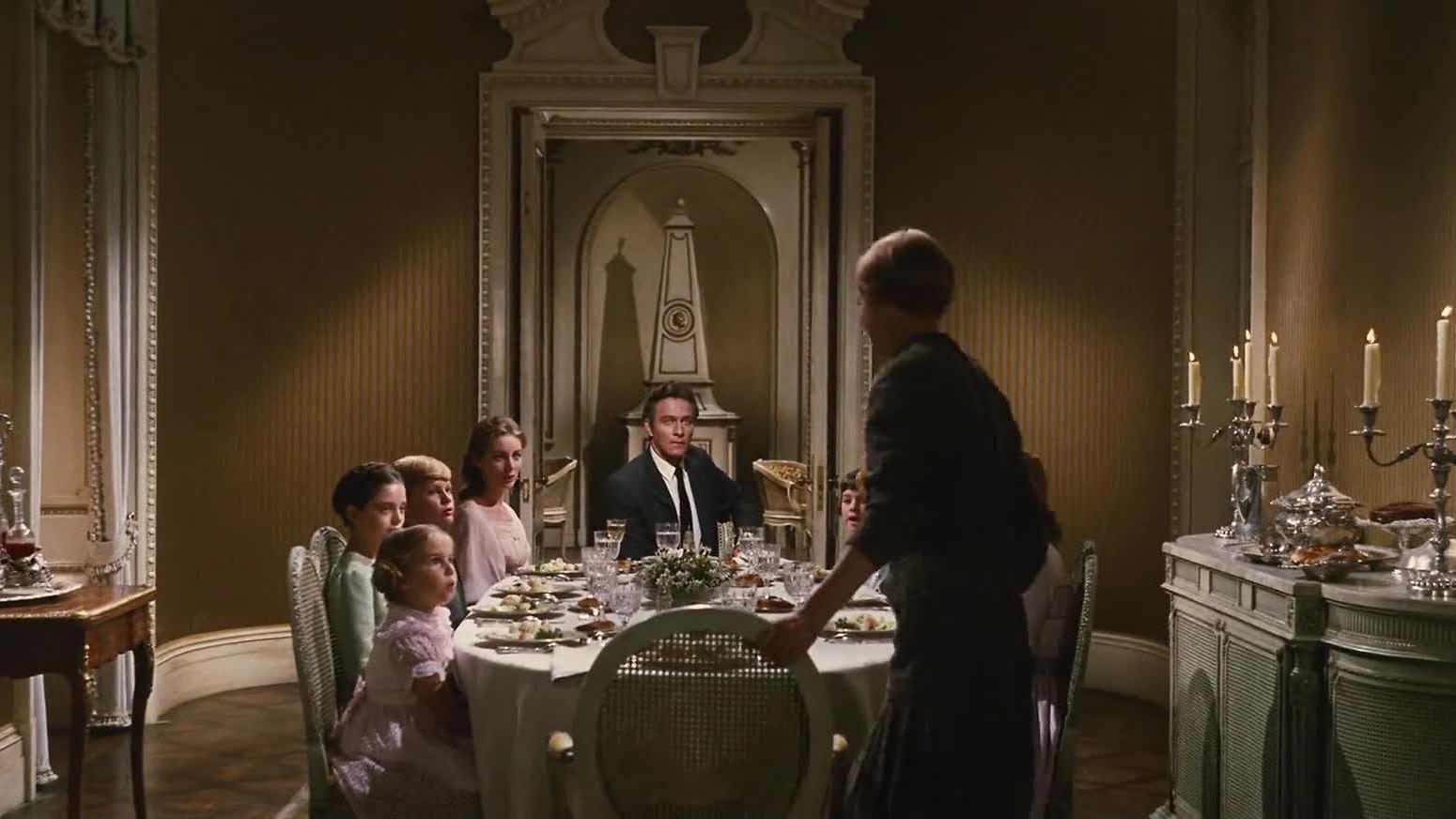 Good evening. - Good evening, children.- Good evening, Fraülein Maria ...