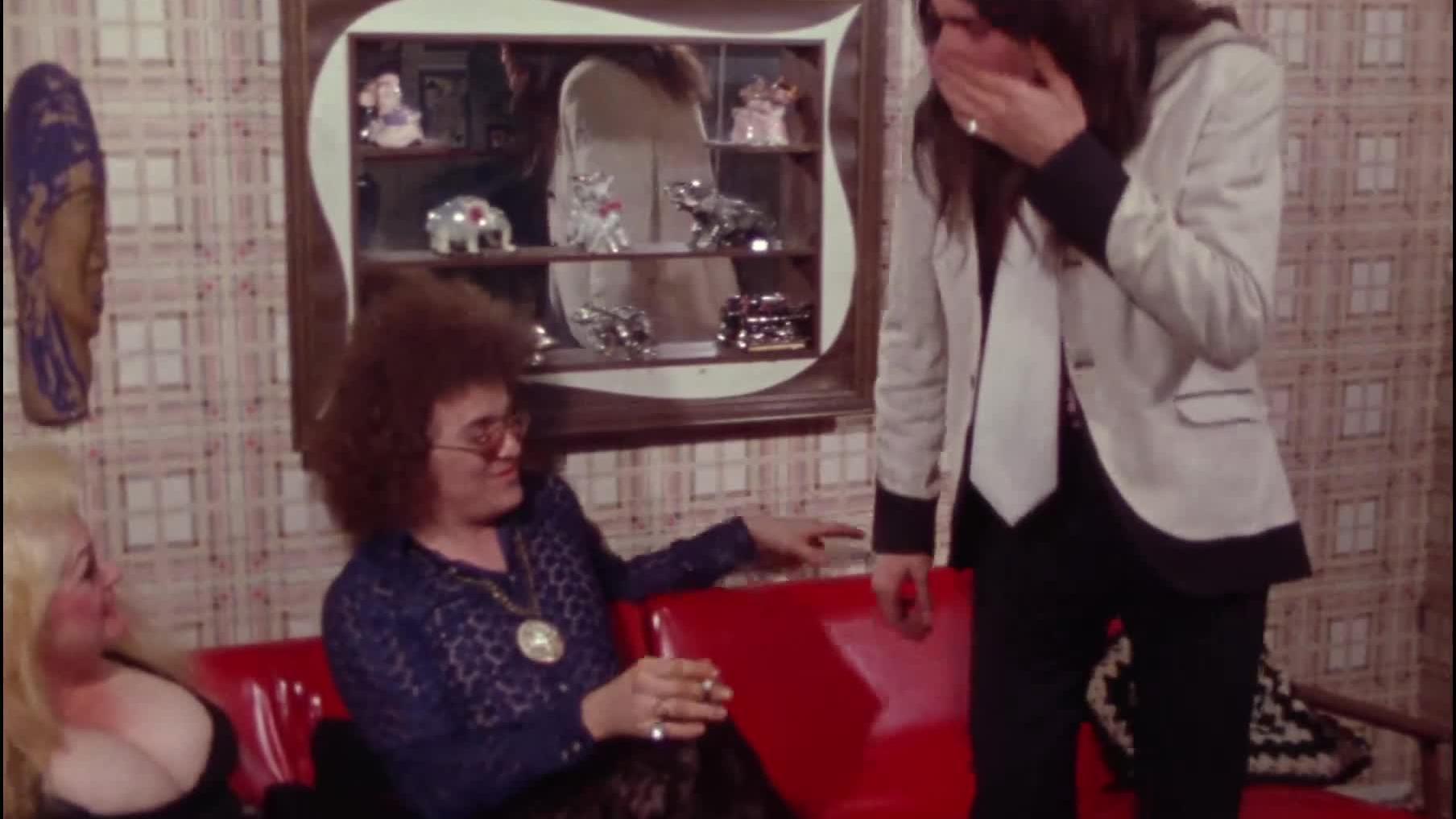 Hello, Aunt Ida. Gater, what a coincidence! There's somebody here dying ...