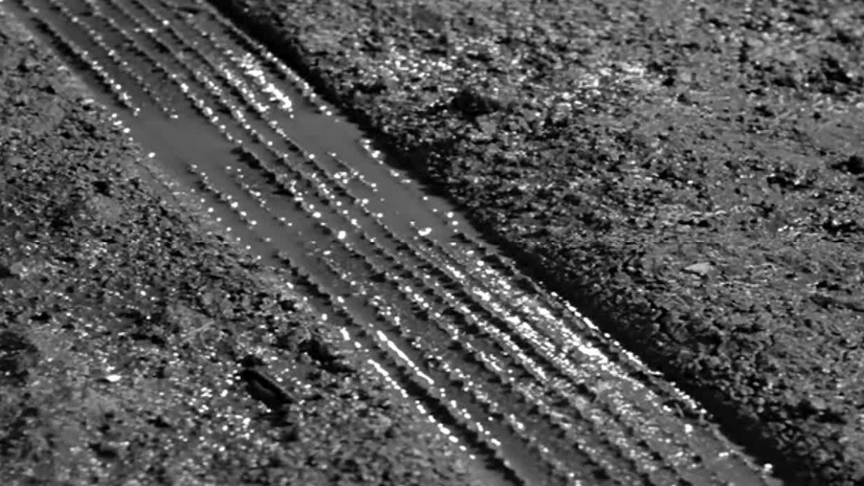 Here's tire marks. New tires. Lodge had new tireson his car, didn't he ...