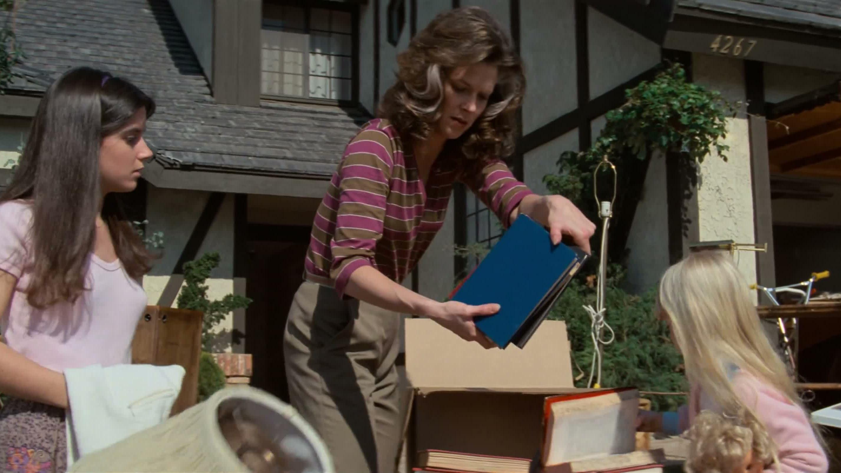 Oh, yeah. I remember that place. - Poltergeist | Clip.Cafe