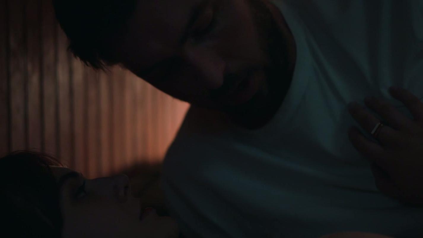 I'm sorry, have... Haveyou ever... done this? - Cat Person | Clip.Cafe