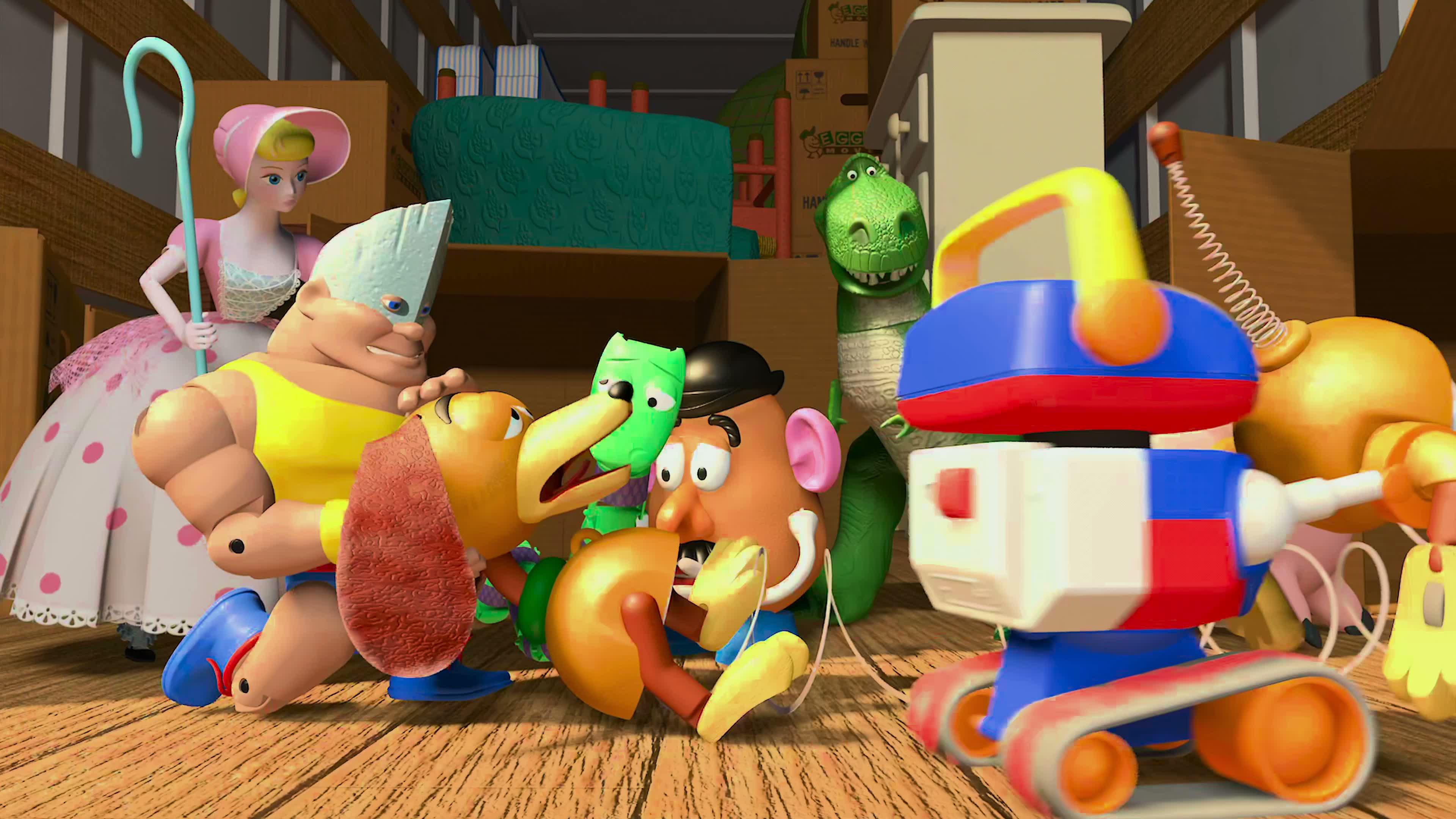 Look, look! It's Woody and Buzz, comin' up fast! - Toy Story | Clip.Cafe