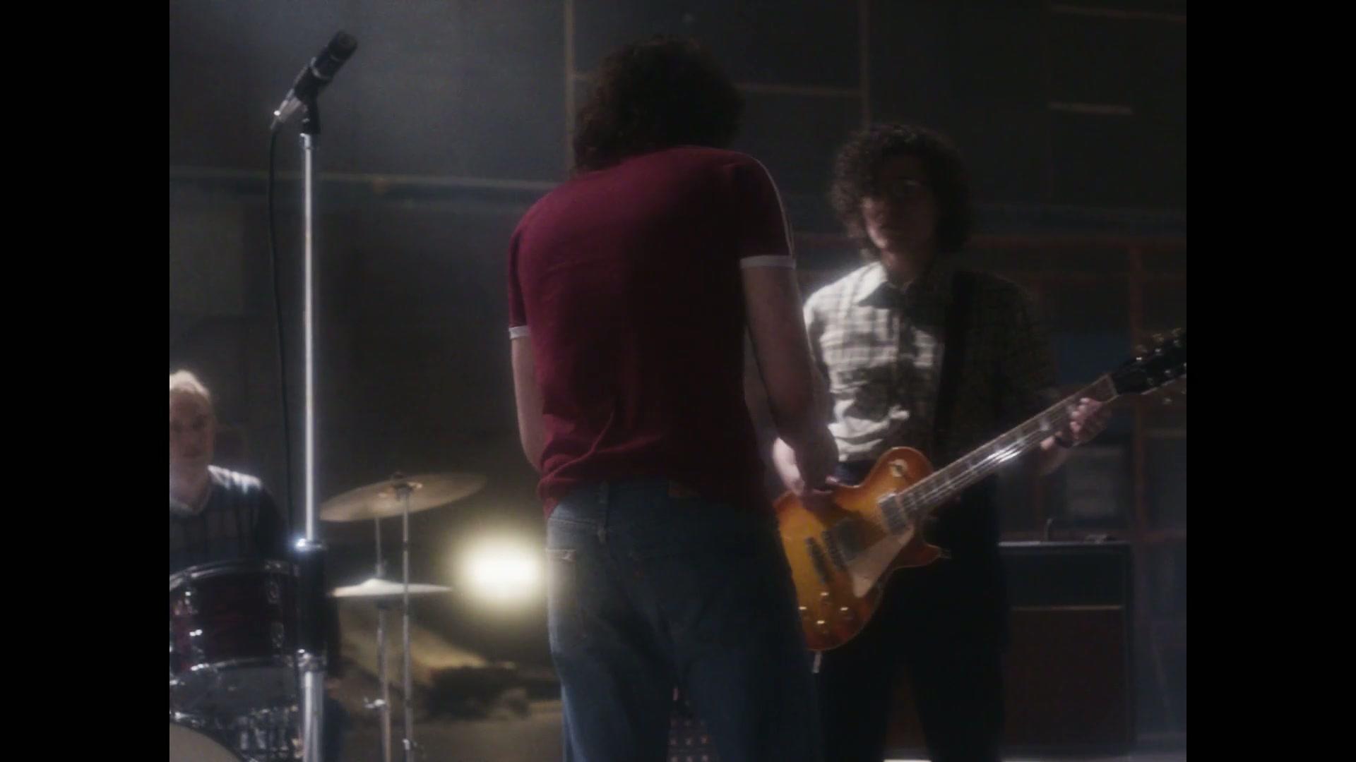 Look, Wally,do you remember that riff we was mucking around withthe ...