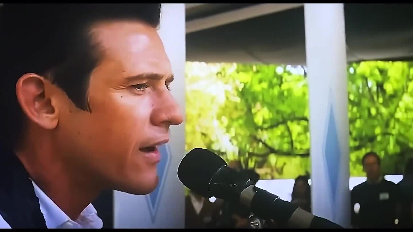 Now I talk a weeping willow, I cry. - A Complete Unknown | Clip.Cafe