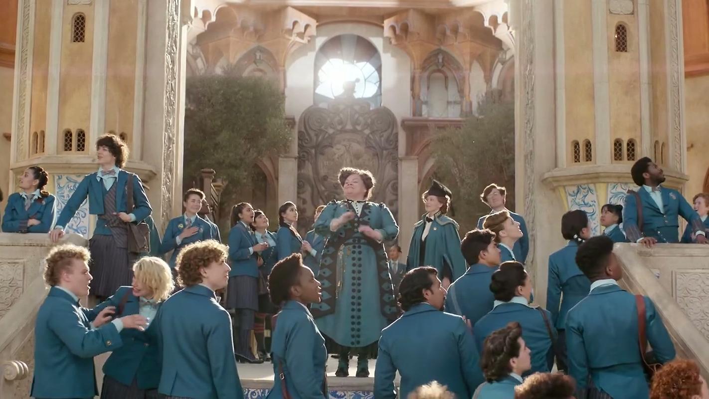 O hallowed halls and vine-draped walls ♪ - ♪ The proudliest sight there ...