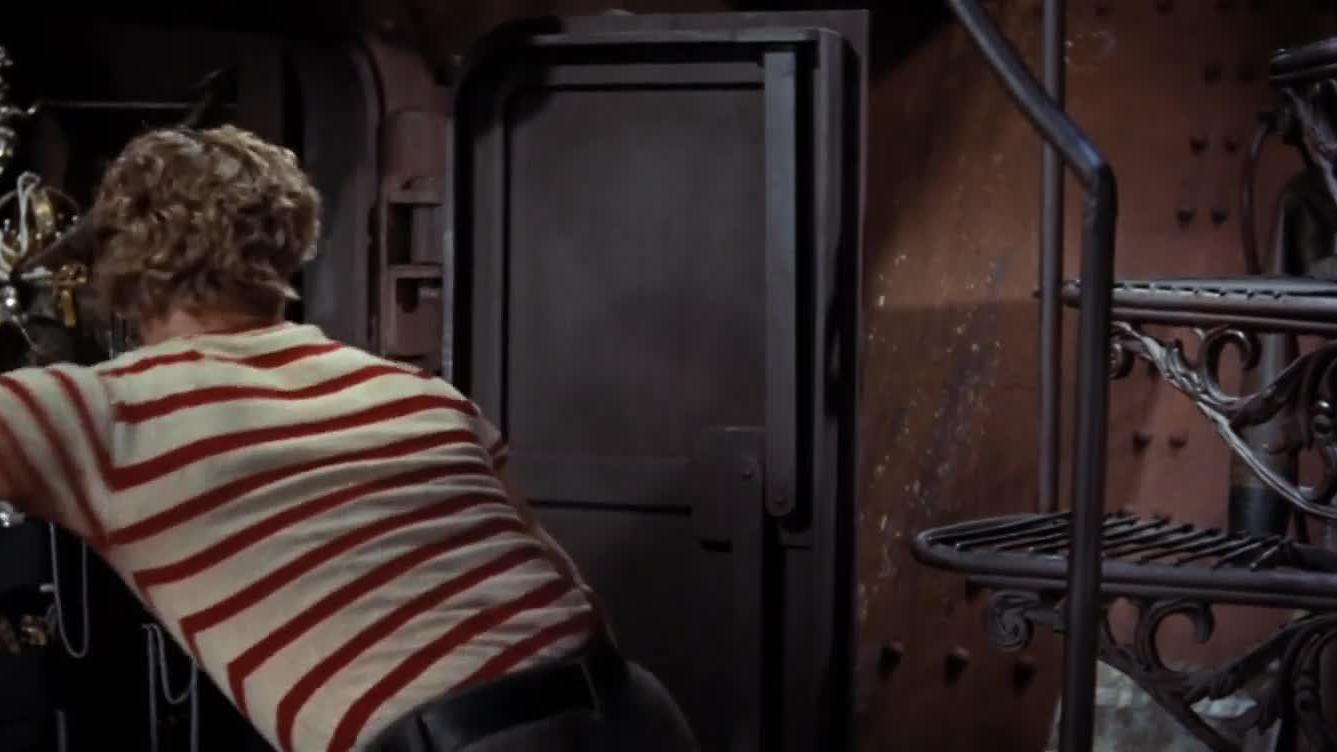 "Right, sir.I'll check all decks below. Ooh. ♪ Got a whale of a taleto ...