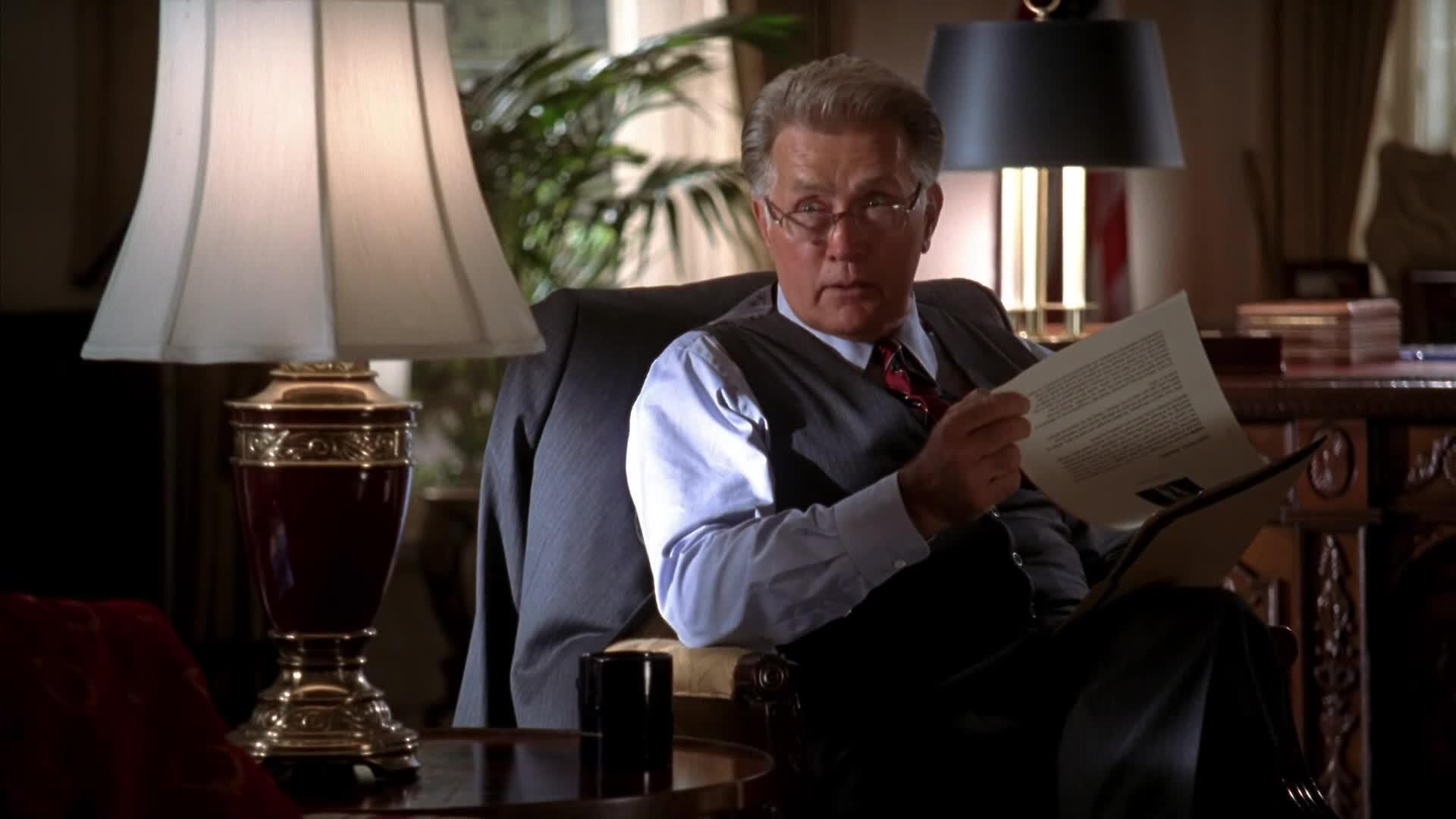 - Sir.- Has the speaker called back? No, sir. He's on to the factthat ...