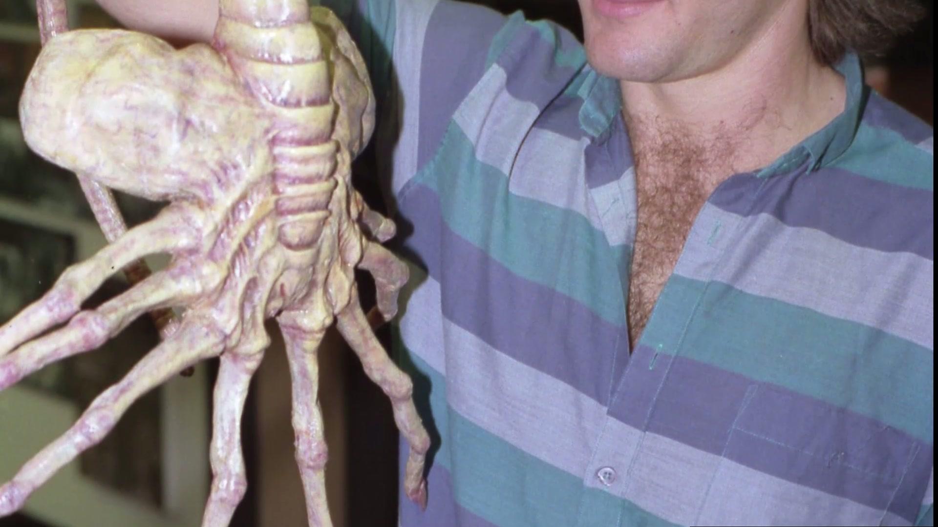 The facehuggers in Aliens can do way more than the facehugger did in ...