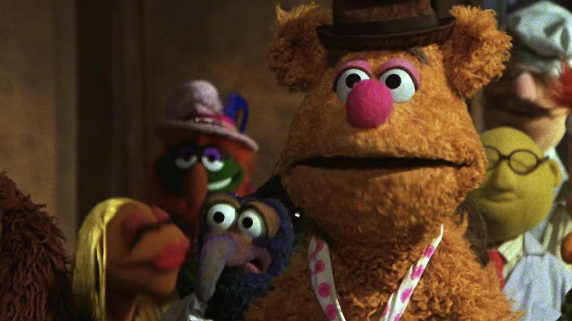 Uh, excuse me, Mr. Holiday, sir. Would you let Kermit go? If you hold ...