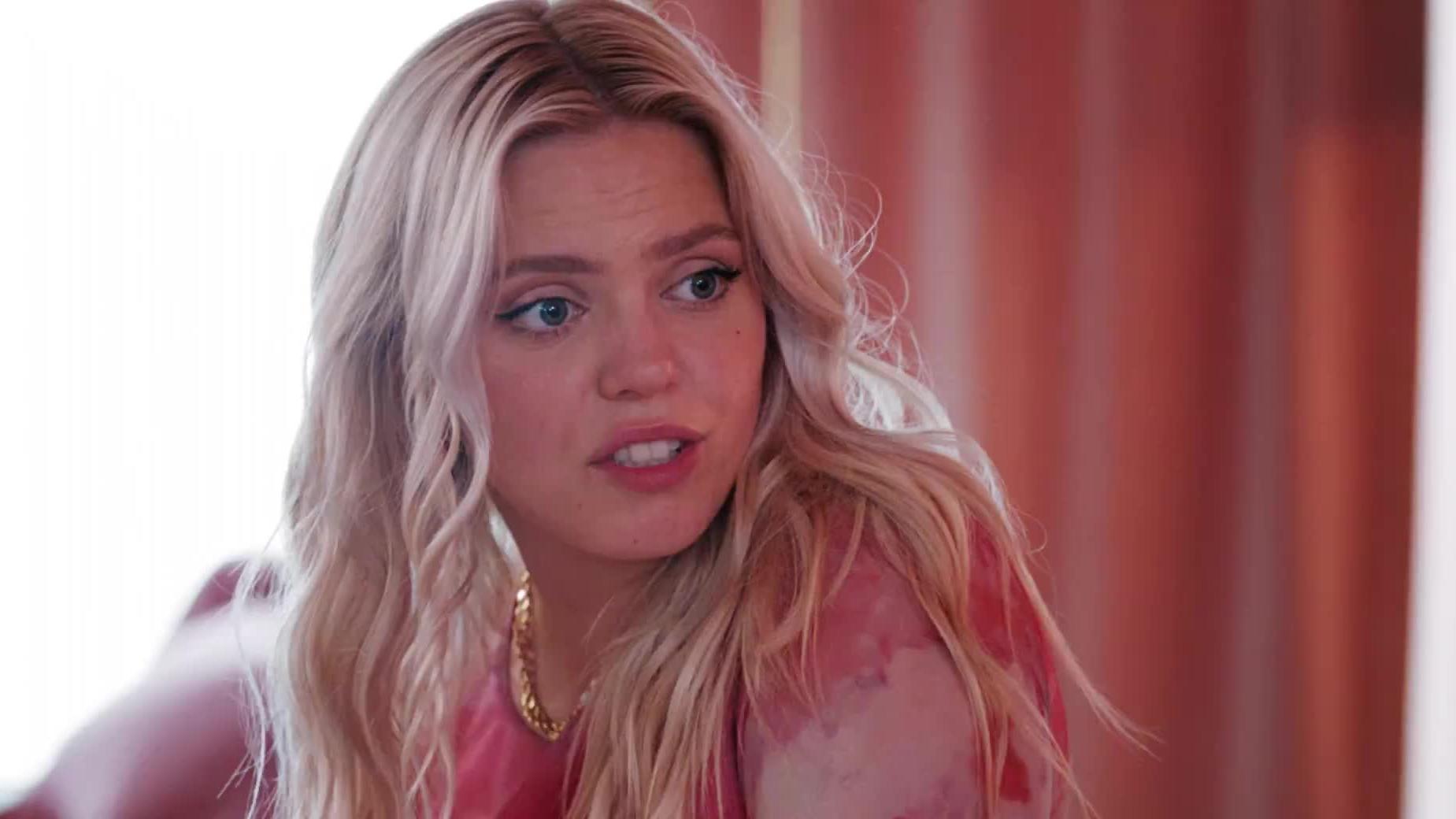 "Yeah, people thinkshe's really good at art, but it's just 'causeshe ...