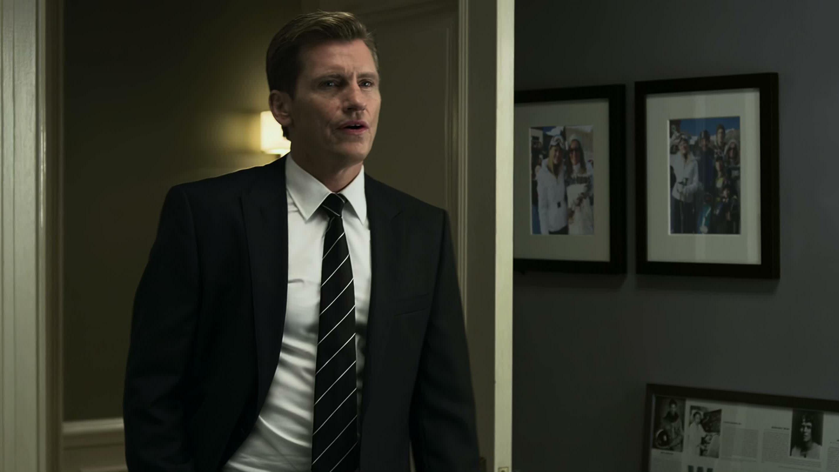 - You must be Peter.- Dad, this is Peter. Nice to meet you, sir. Nice ...