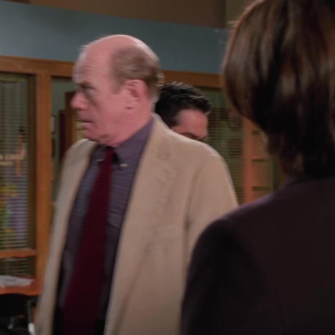 "Excuse me. - Clark Kent.- Mr. Kent, Dr. Doodsen. Yeah, hi, doctor. I ...