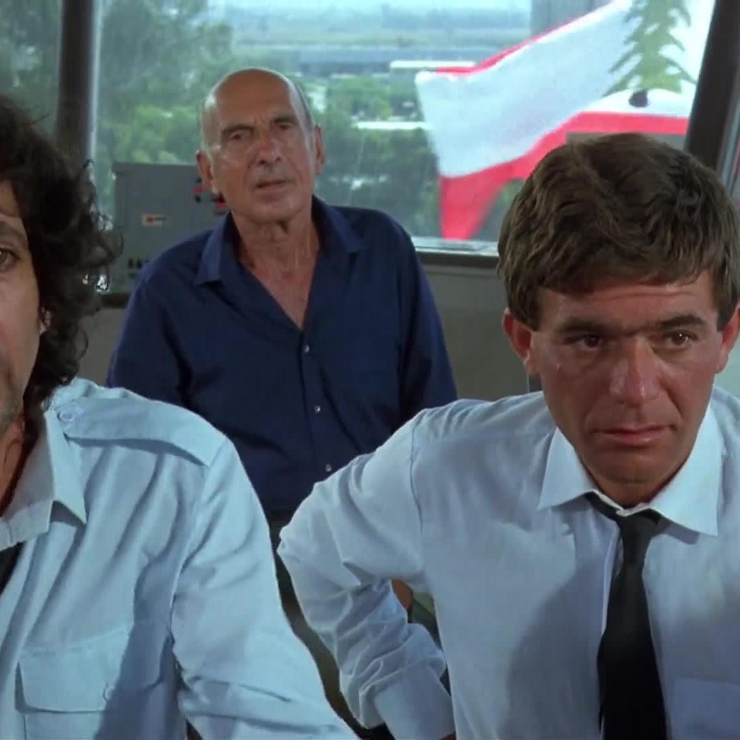 "Flight 282? Flight 282,what are you doing?! You have no authorisation ...